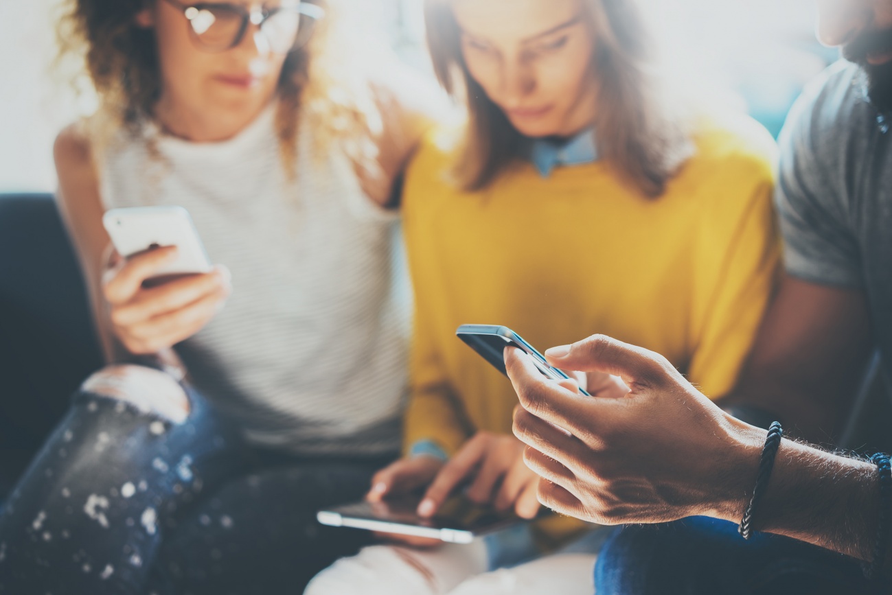 Addiction : Accros aux écrans - Lig'up (Communauté Éducative)